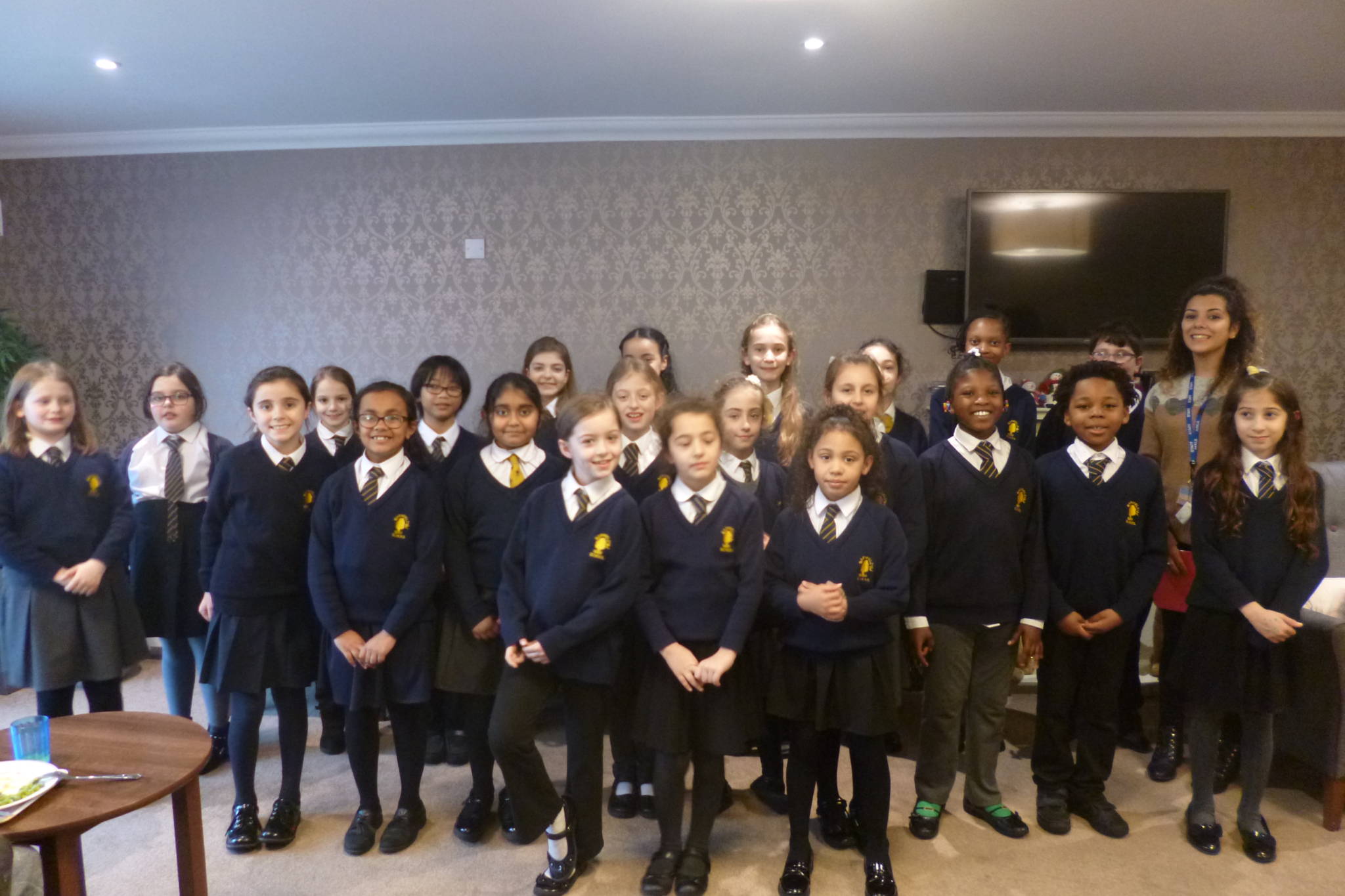 Christmas choir Apple tree care home – Barnfield Primary School